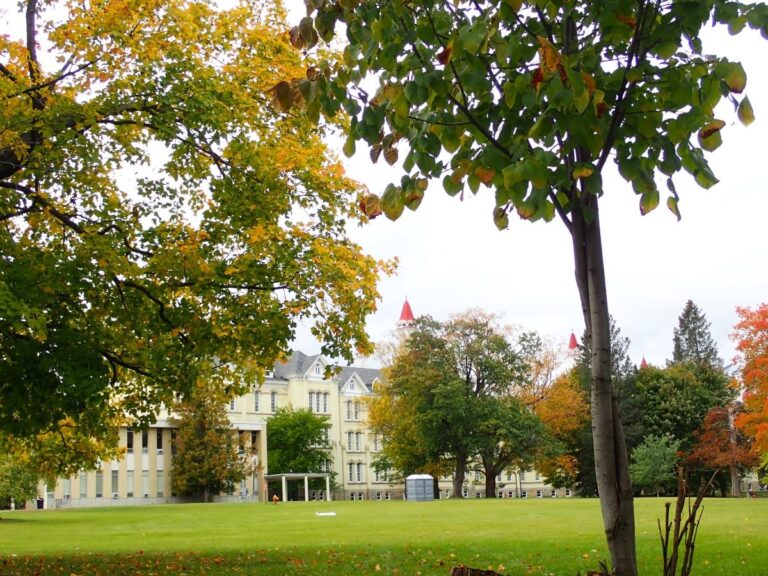 Best Things to Do in Traverse City in Fall: Ultimate Guide to Autumn ...